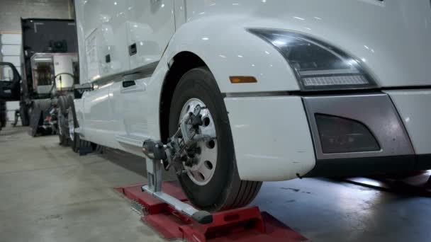 12,538 Ruota del camion Videos, Royalty-free Stock Ruota del camion ...