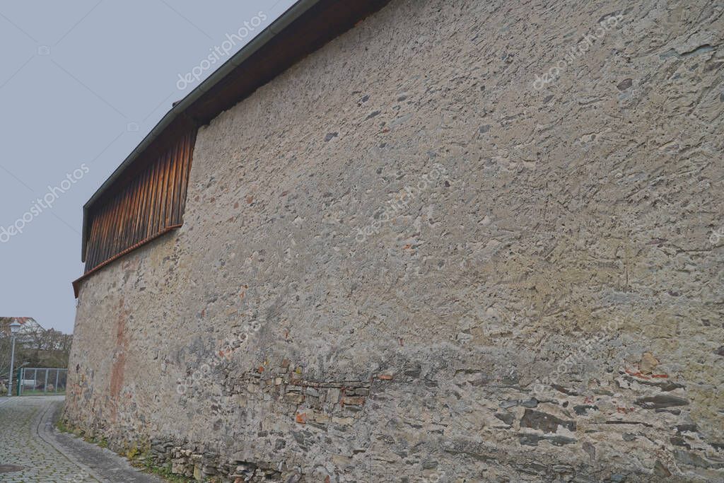 The castle itself fell victim to a fire in 1540. Partly rebuilt, it ...