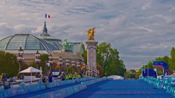 Decorating Alexander Bridge Paris Olympic Symbols 2024 Olympic Colors ...