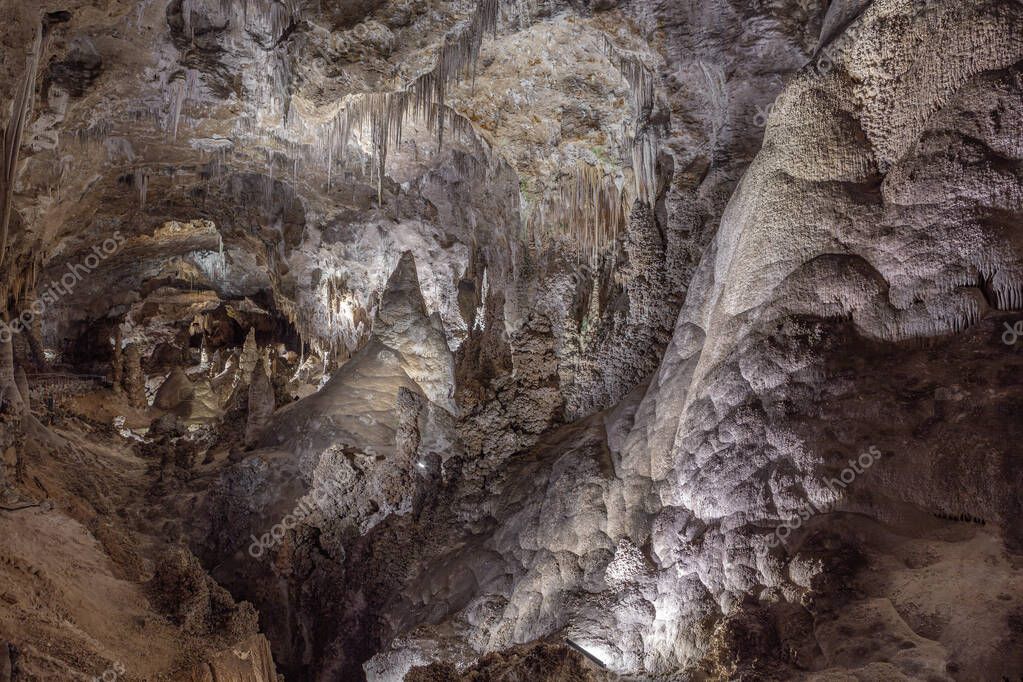 Las cavernas Carlsbad se encuentran dentro del Parque Nacional de las cavernas Carlsbad en el ...