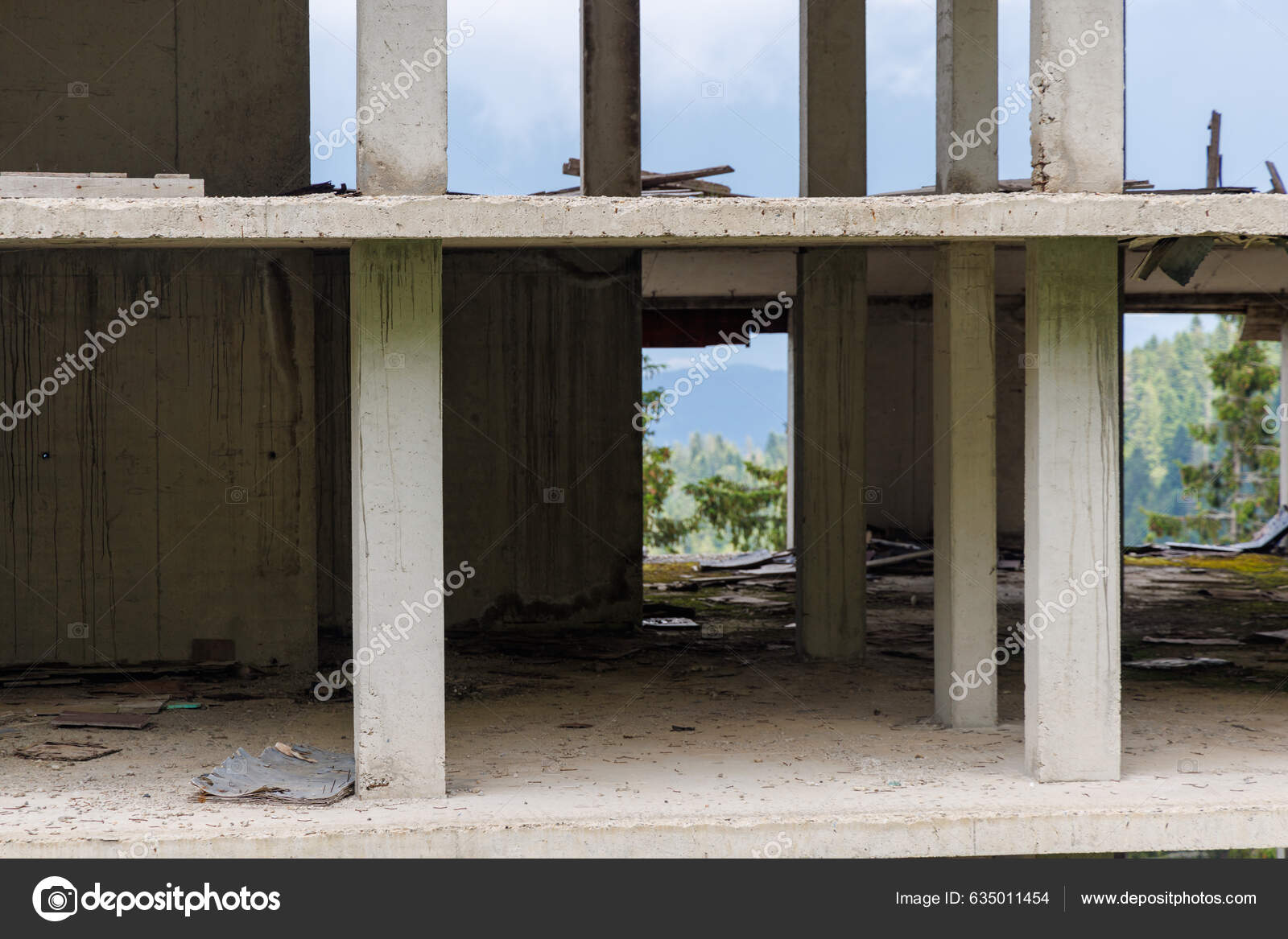 Large Abandoned Multi Storey Unfinished Building Located Highway ...