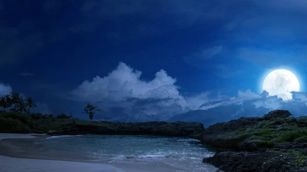 Fotos de Ilha da lua, Imagens de Ilha da lua sem royalties | Depositphotos