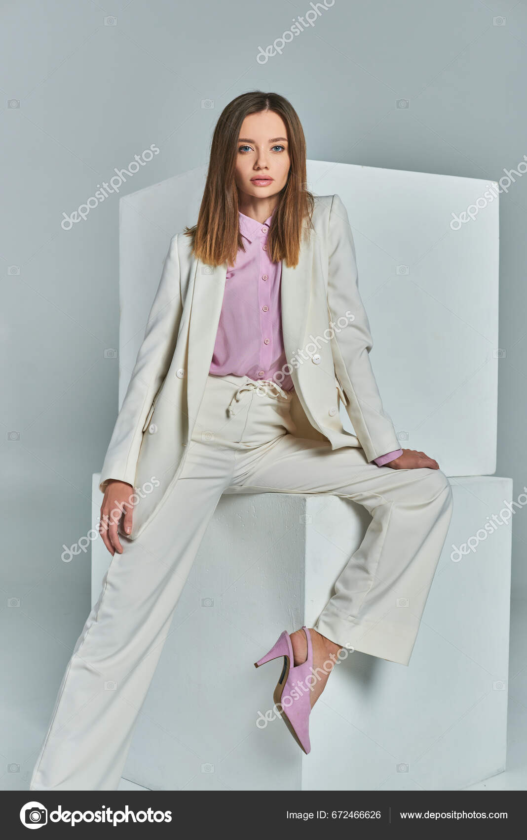 Attractive Woman Elegant Suit Posing White Cubes Grey Minimalistic Business — Stock Photo ...