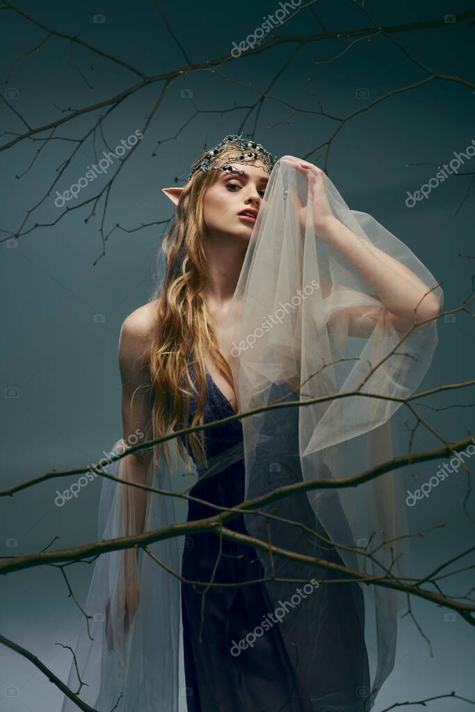 Una Joven Con Un Vestido Parecido A Una Princesa Elfa Adornada Con Un