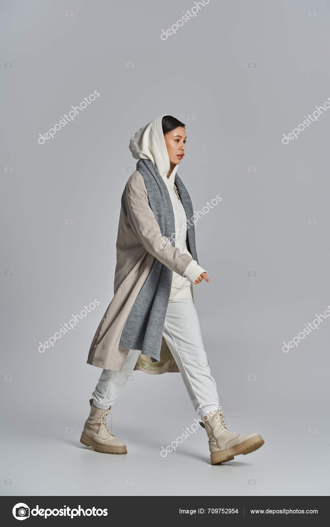 Stylish Woman Walking Gray White Outfit Studio Setting — Stock Photo ...