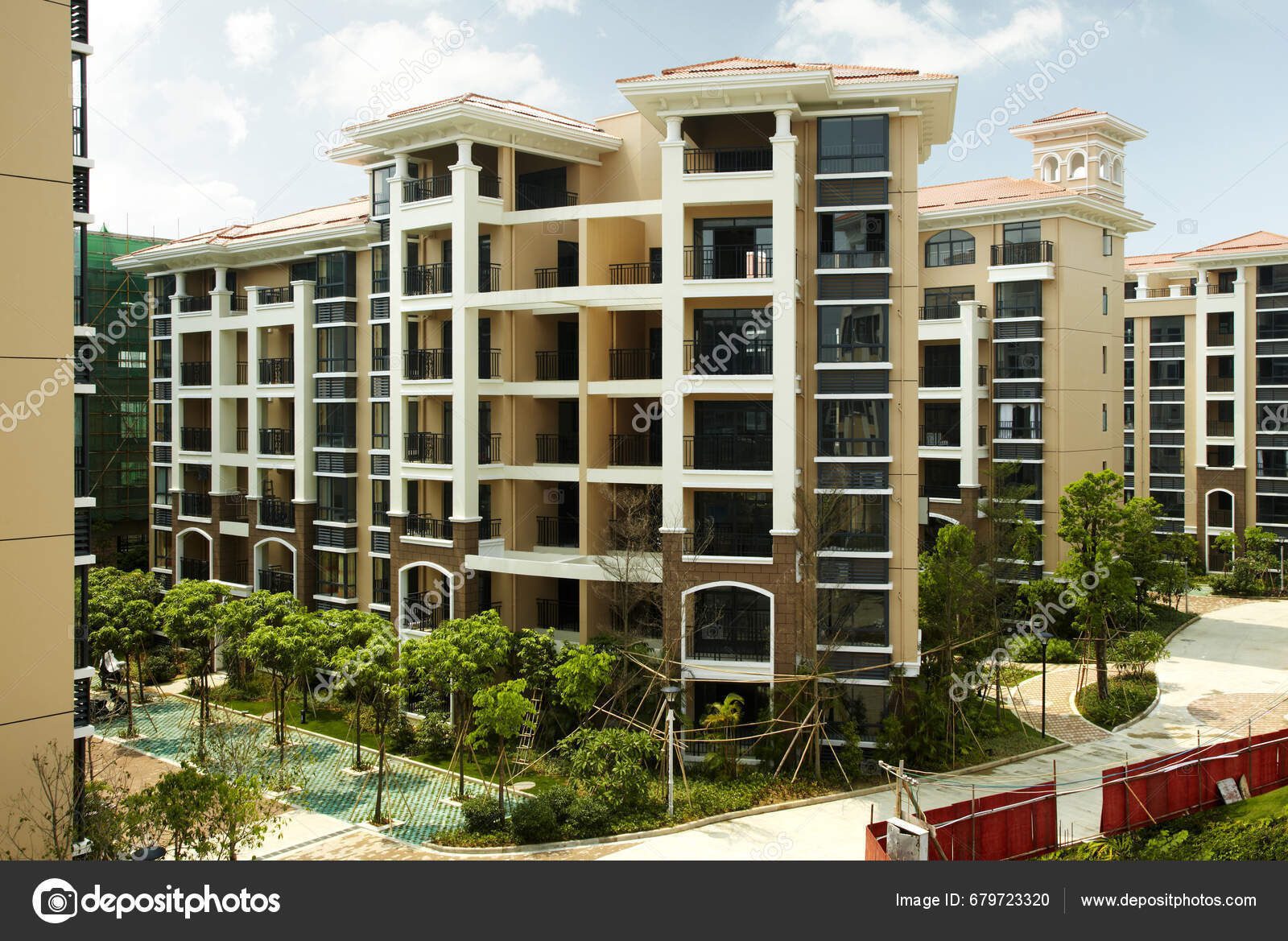 Modern Building City — Stock Photo © lichaoshu #679723320