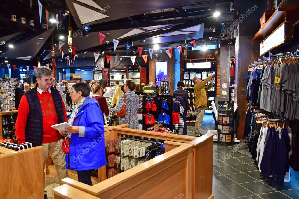 Belfast; Irlanda del Norte - 15 de septiembre de 2022: la tienda de ...