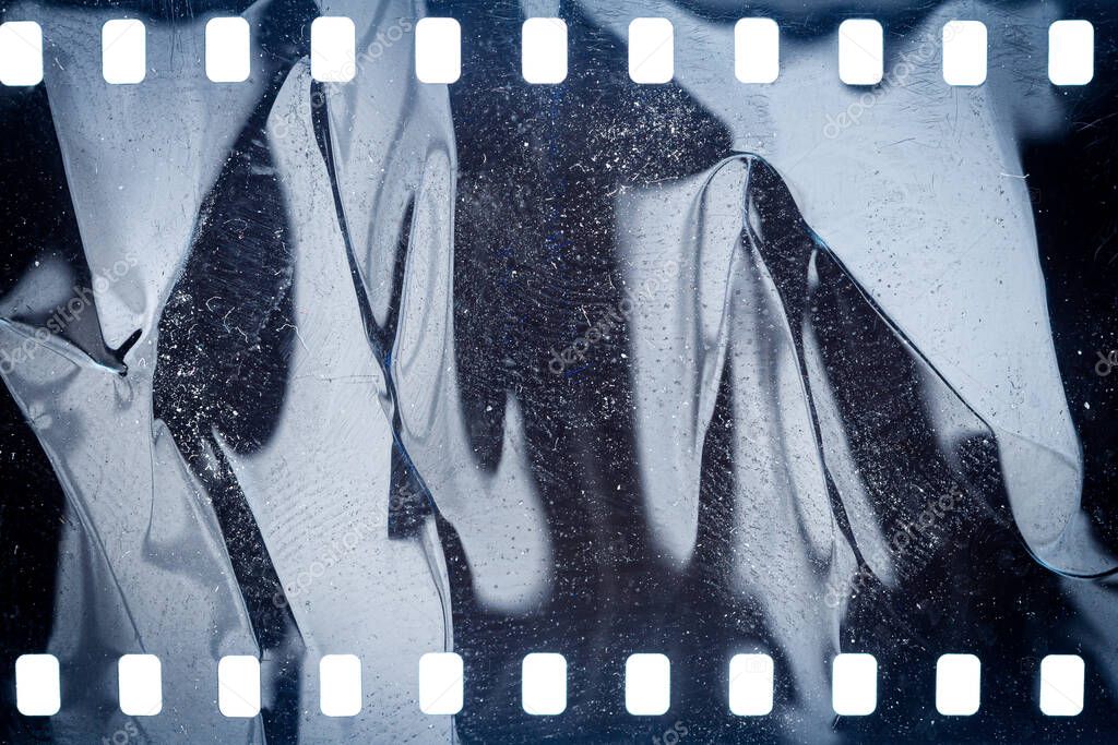 Polvoriento y grueso 35mm textura de la película o superficie. Película perforada de cámara ...
