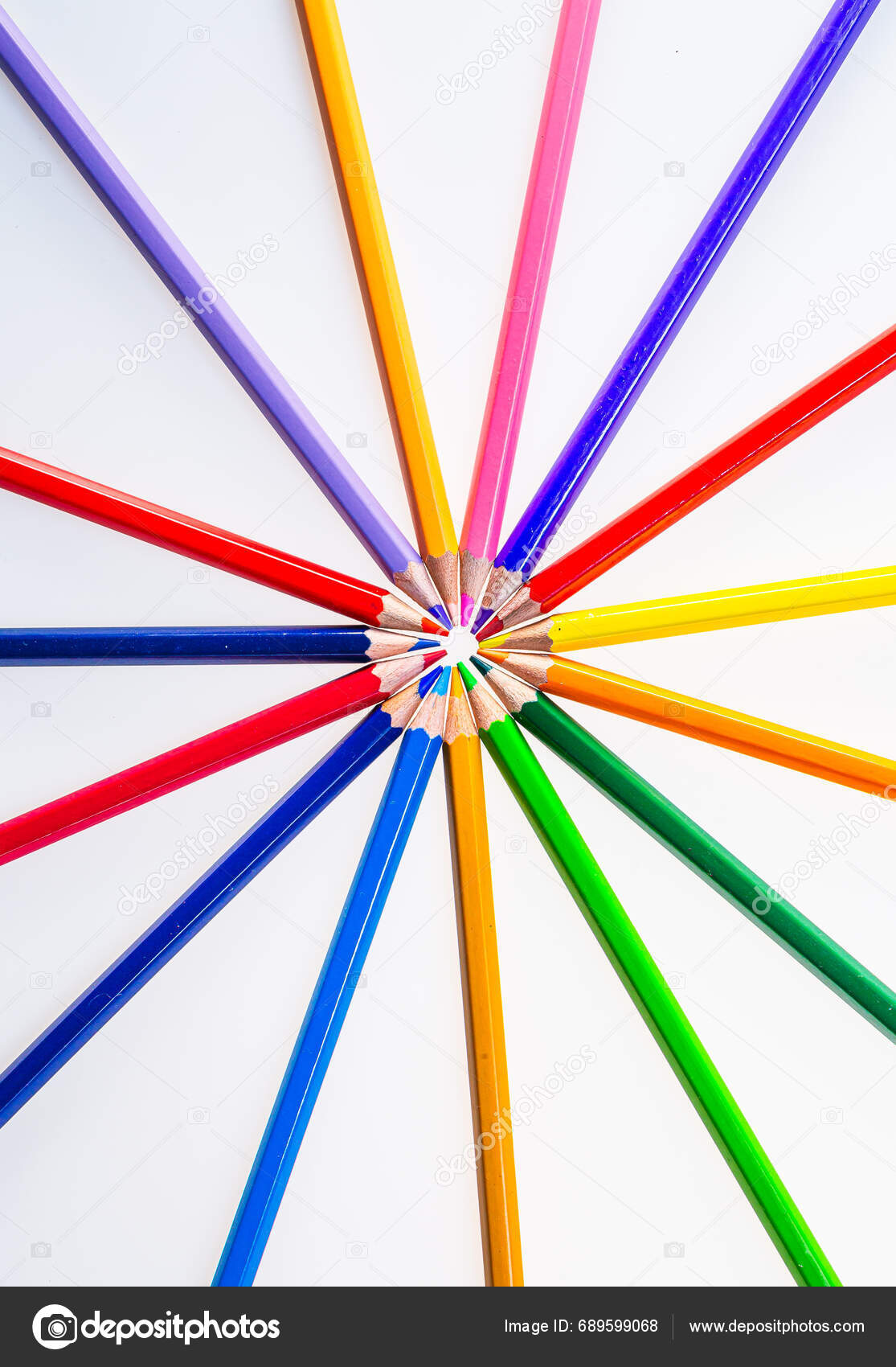 Group Colored Pencils Arranged Circle — Stock Photo © wedmov #689599068