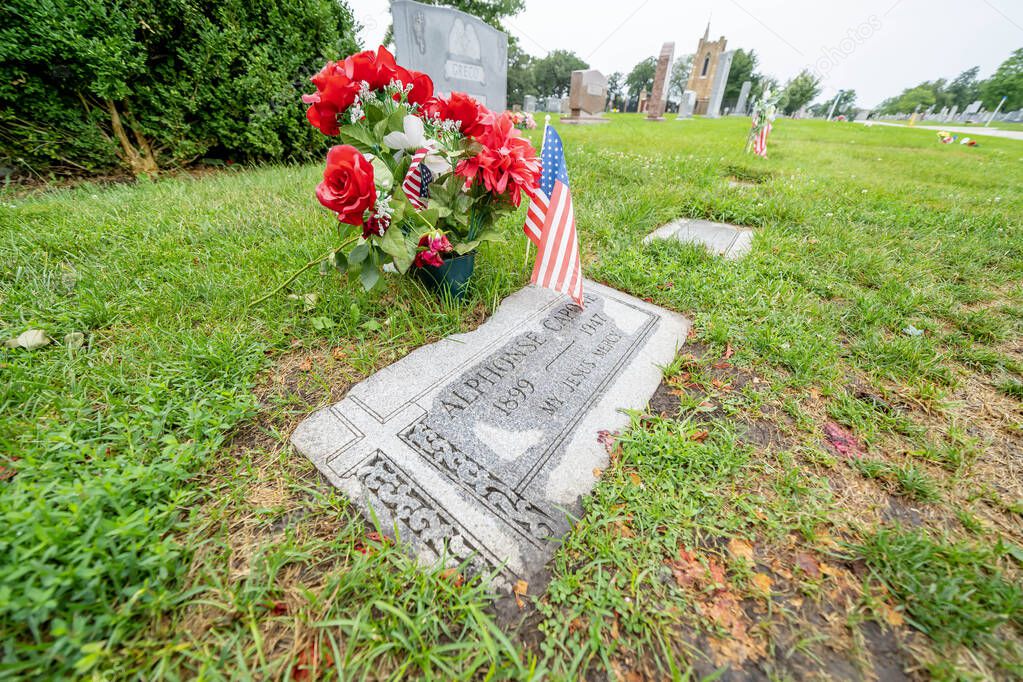 Alphonse Capone, el infame mafioso de Chicago, descansa en Mt. Carmel ...