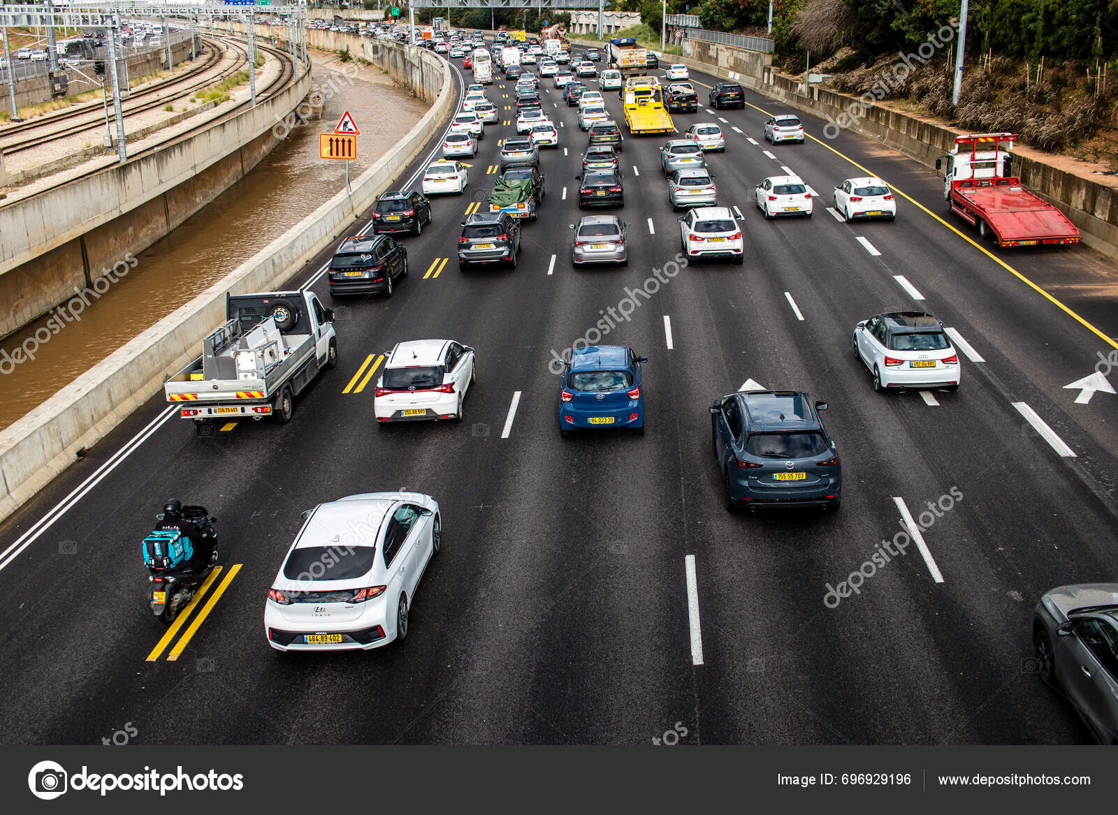 Tel Aviv Israel January 2024 Heavy Car Traffic Highway Leading — Stock ...