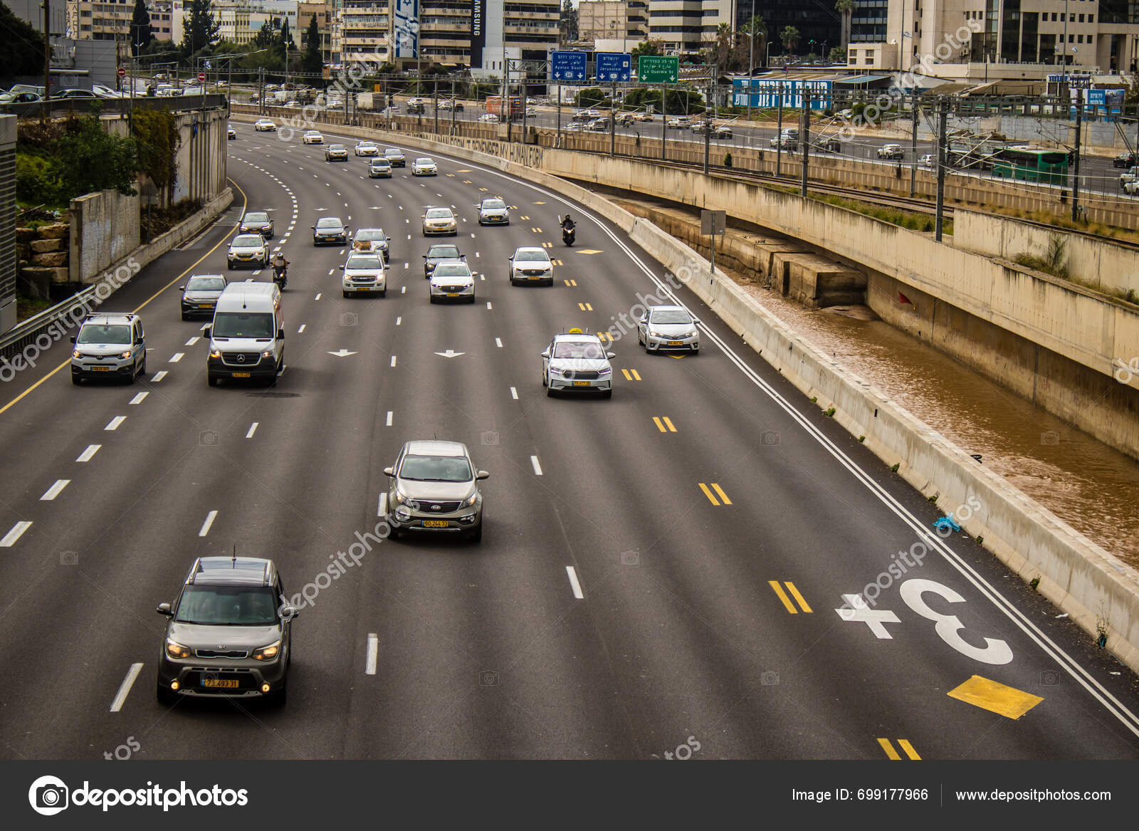 Tel Aviv Israel January 2024 Heavy Car Traffic Highway Leading — Stock ...