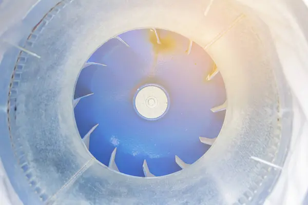 impulsor de un ventilador radial industrial en un sistema de escape y ...