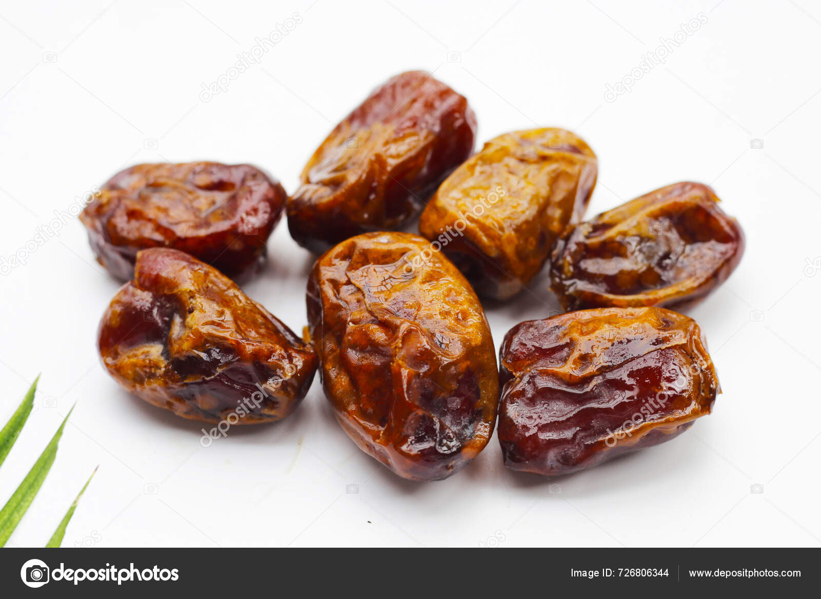 Dates Dattes Palm Fruit — Stock Photo © Bowonpat #726806344