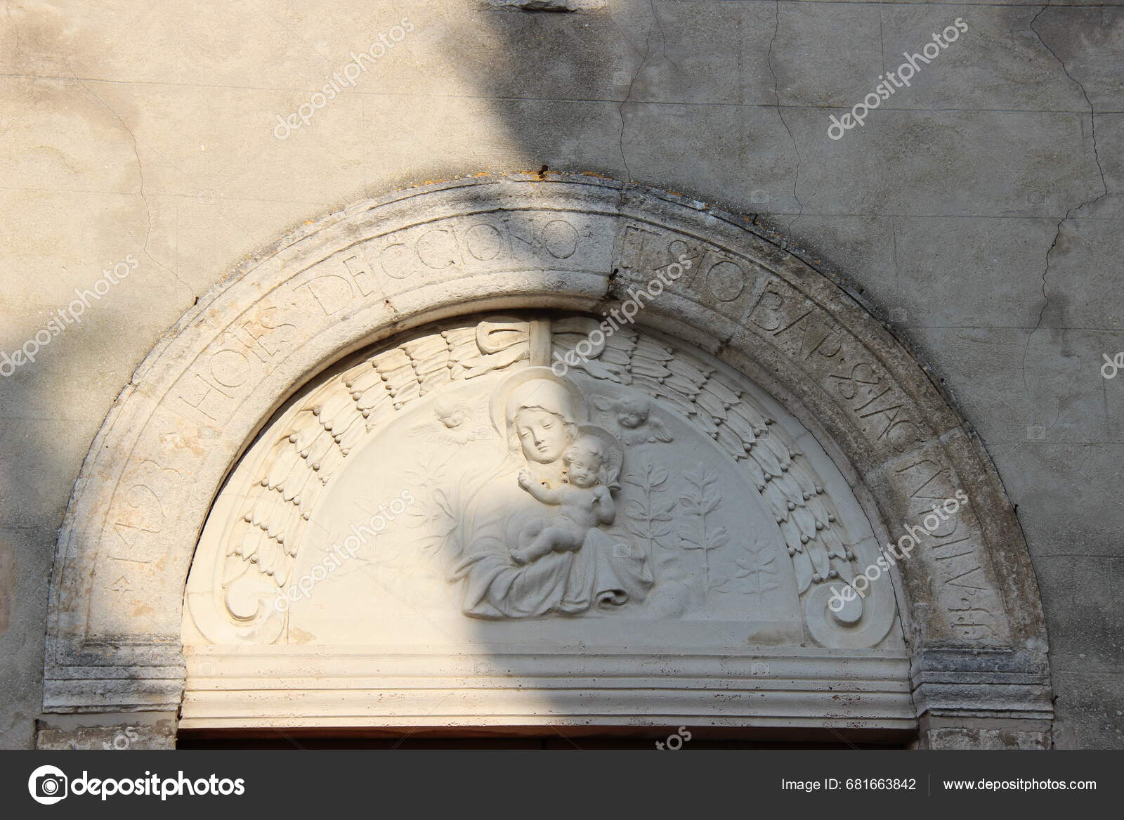 Historical Detail Ancient View Ancient Destination Tourists Historical ...