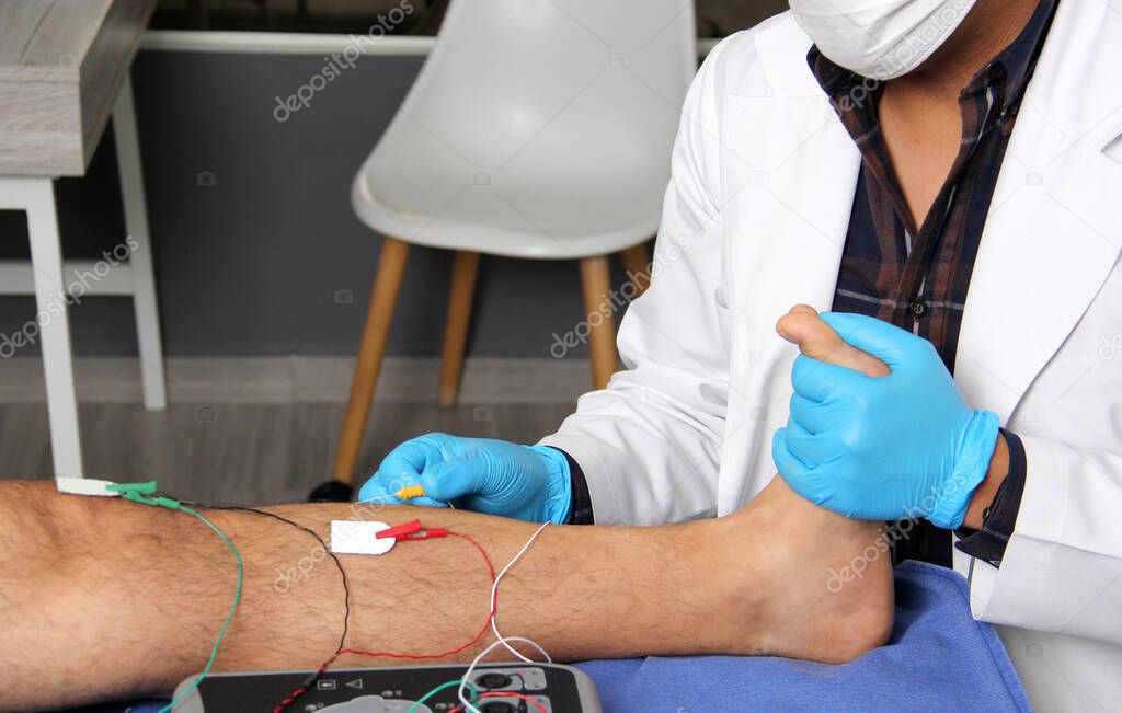 Electromyography in the lower limbs, graphic recording technique of the ...