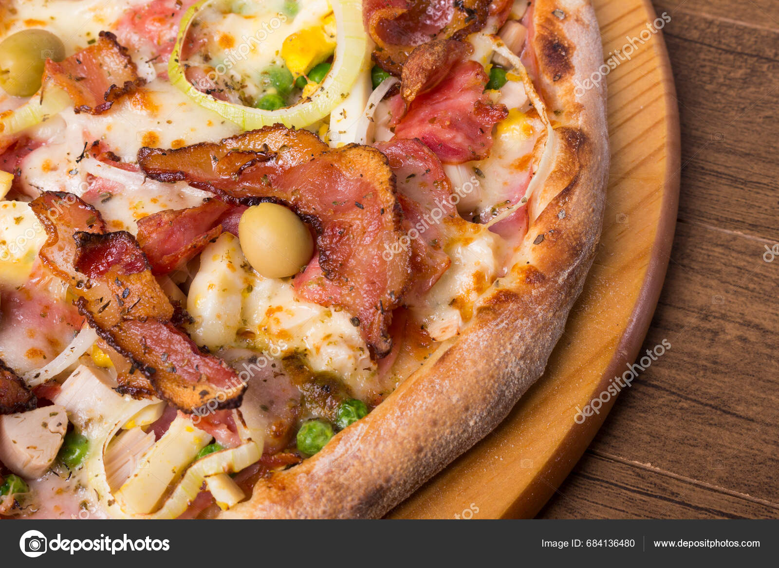 Portuguese Pizza Made Ham Pea Egg Heart Palm Pepperoni Onion — Stock ...
