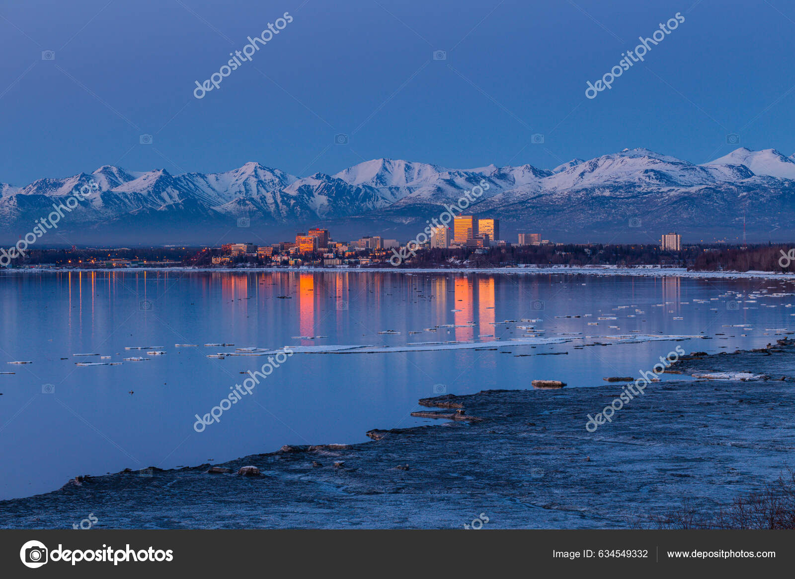 Anchorage Alaska Skyline Snowcapped Chugach Mountains — Stock Photo ... Anchorage Alaska Skyline Snowcapped Chugach Mountains — Stock Photo ...