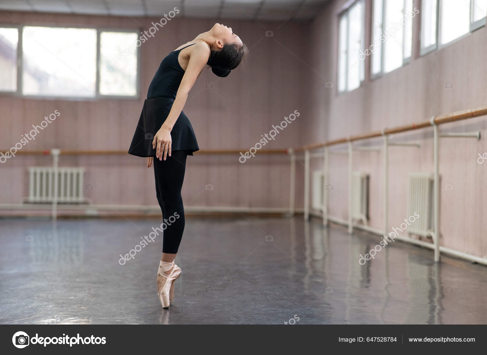 Asian Woman Dancing Ballet Class Bending Back — Foto de stock ...