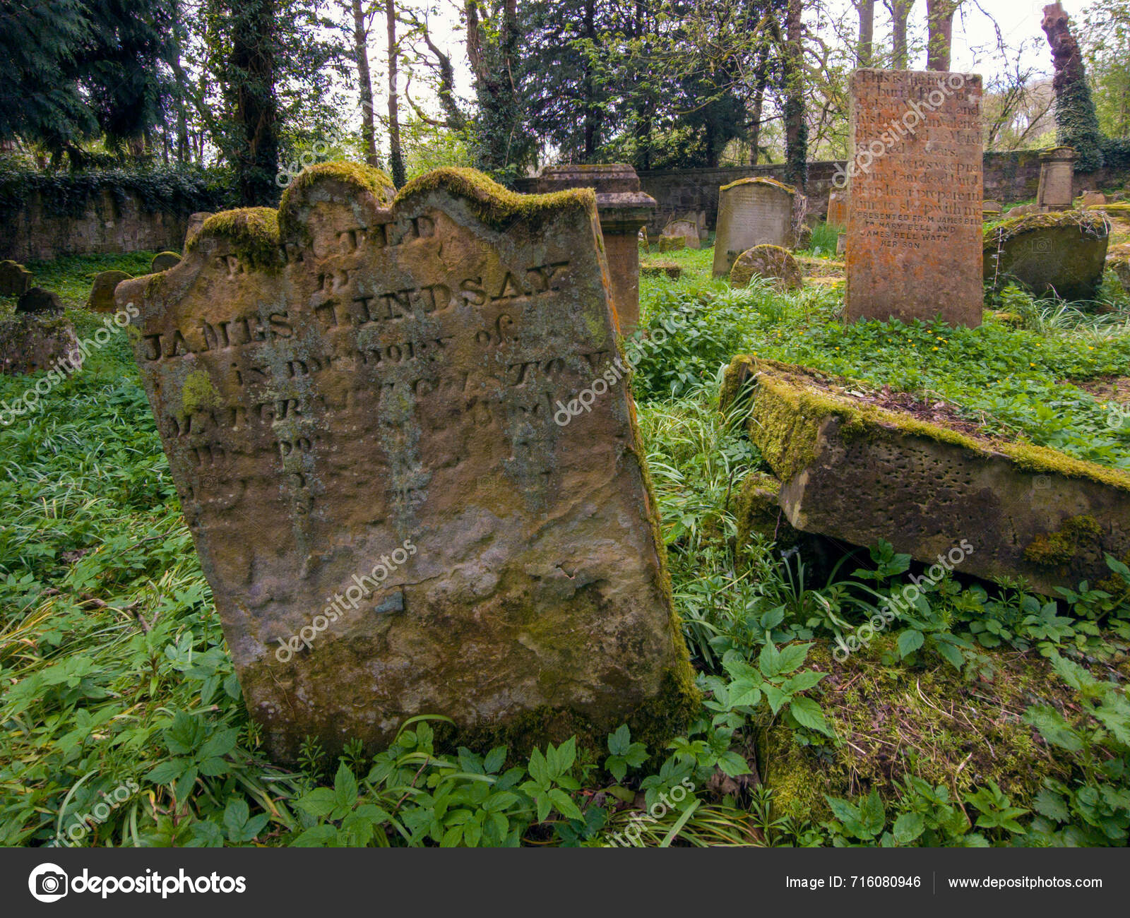 Old Graveyard Mausoleum Houses Graves Hamilton Family Barons Haugh ...