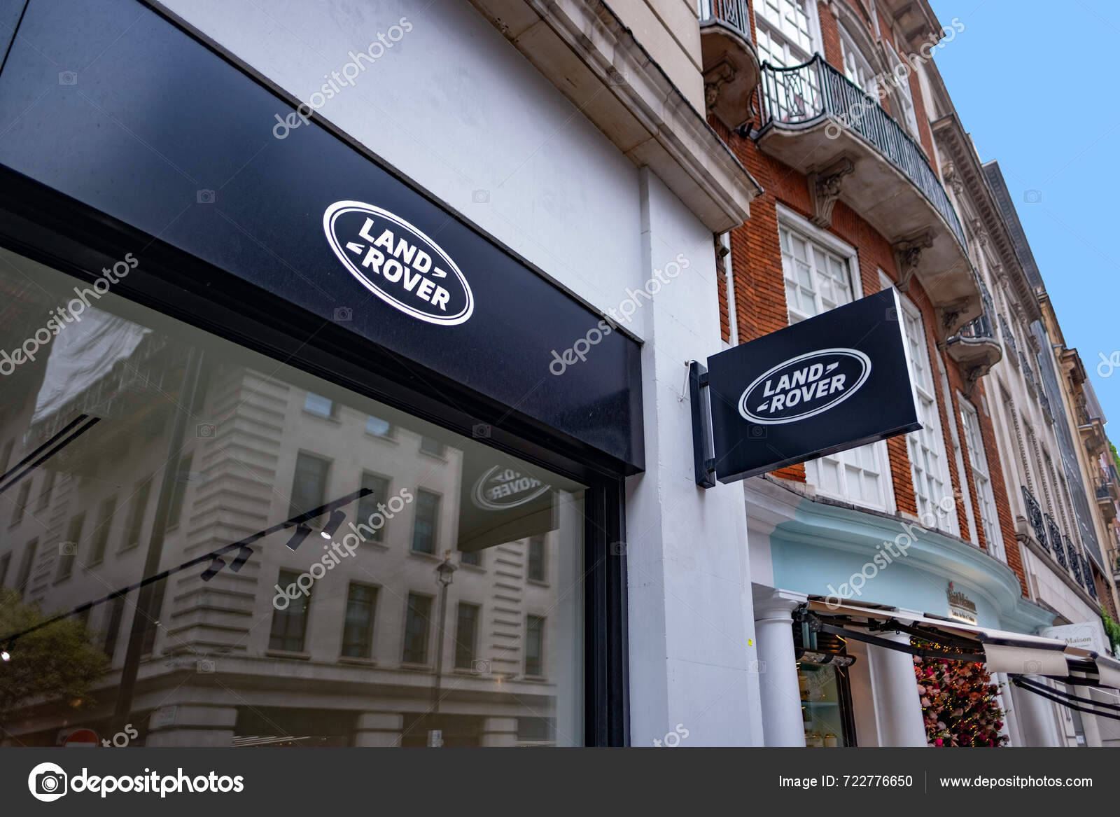 Land Rover Advertising Logo Banner Car Dealership Building British ...