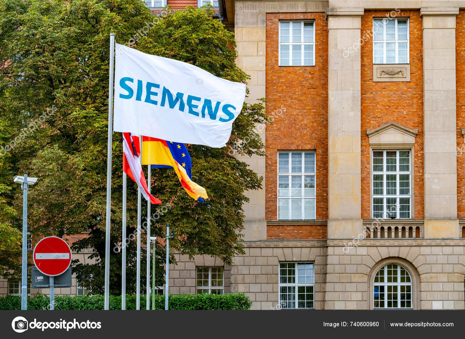 Siemens Flag Office German Siemens Technology Company Focused Industry ...