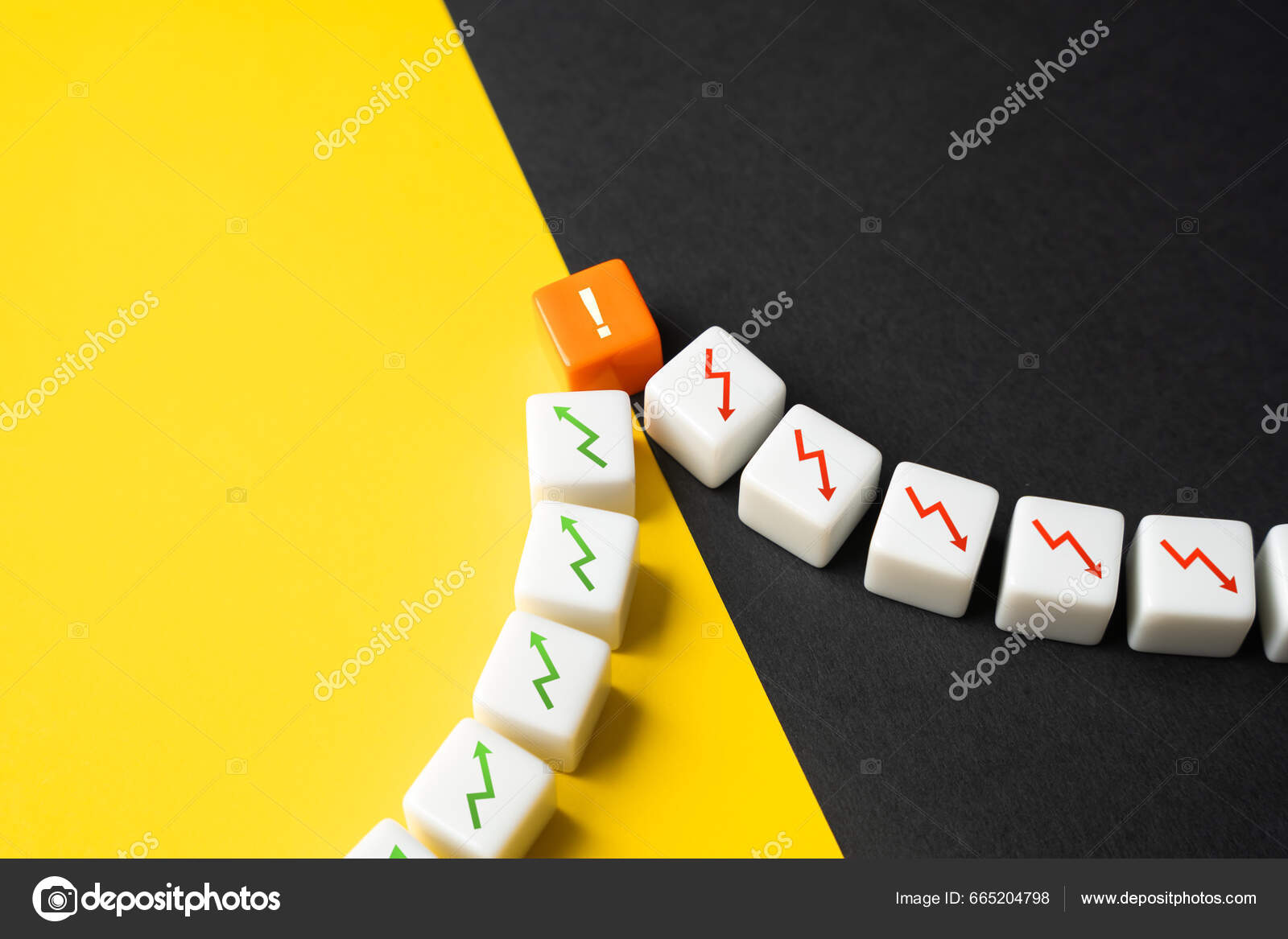 Income Growth Fall Event Reach Peak Business Success Gradual Decrease ...