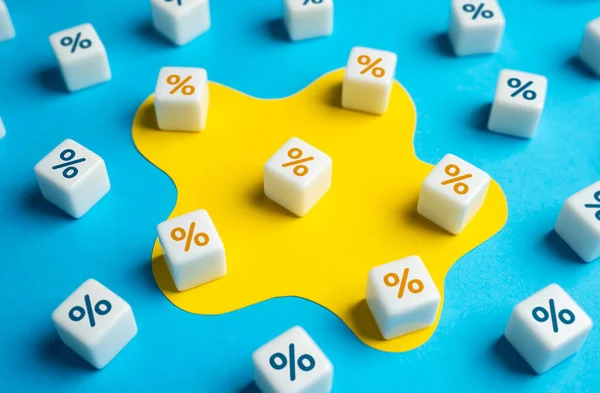 Cashback y descuentos. Ahorro en compras. Marketing y retail. Ofertas ...