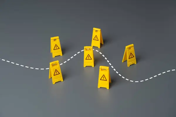 Pasar por la zona de riesgo con precaución. Evita los problemas ...