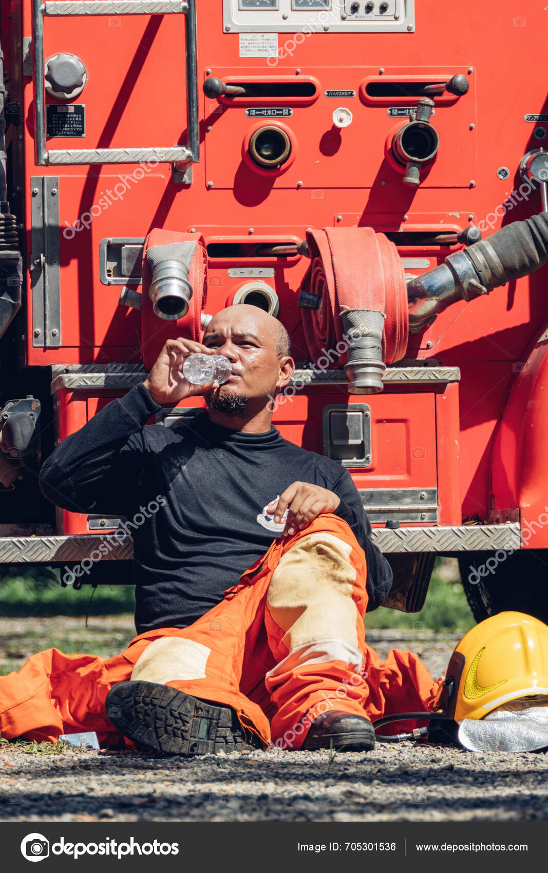 Firefighters Cooling Drinking Water Smoke Fireman Drinking Water Bottle ...