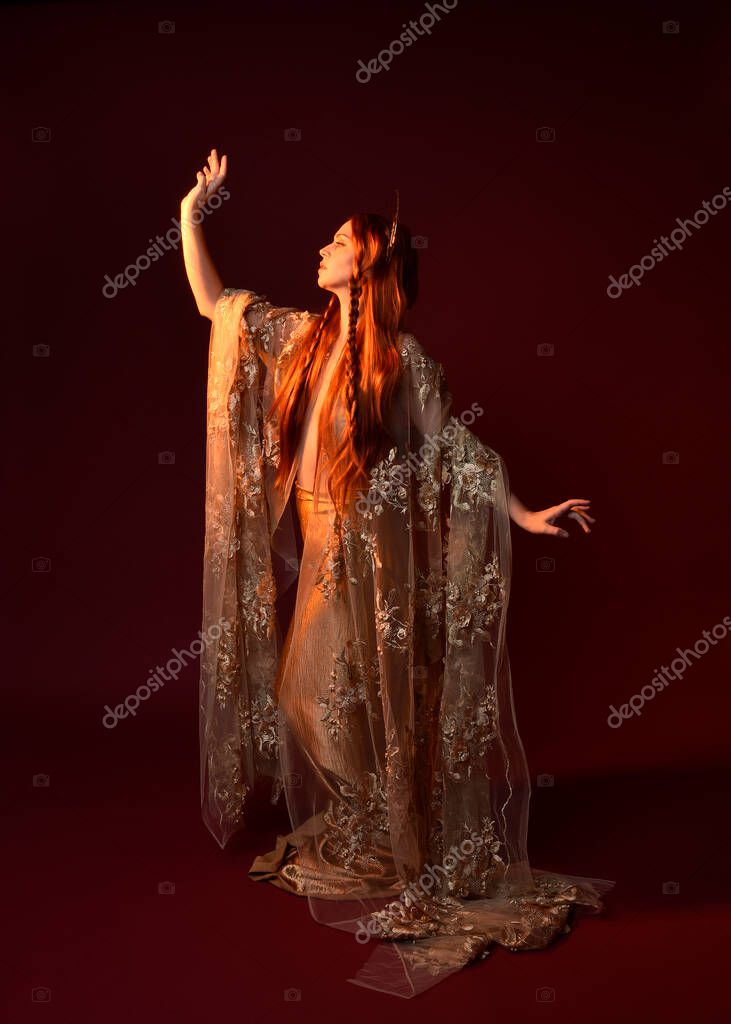 Retrato de fantasía de longitud completa de modelo de mujer hermosa con ...