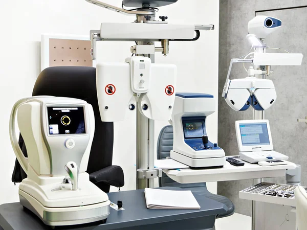 Instrumentos de oftalmologia Stock Photos, Royalty Free Instrumentos de ...