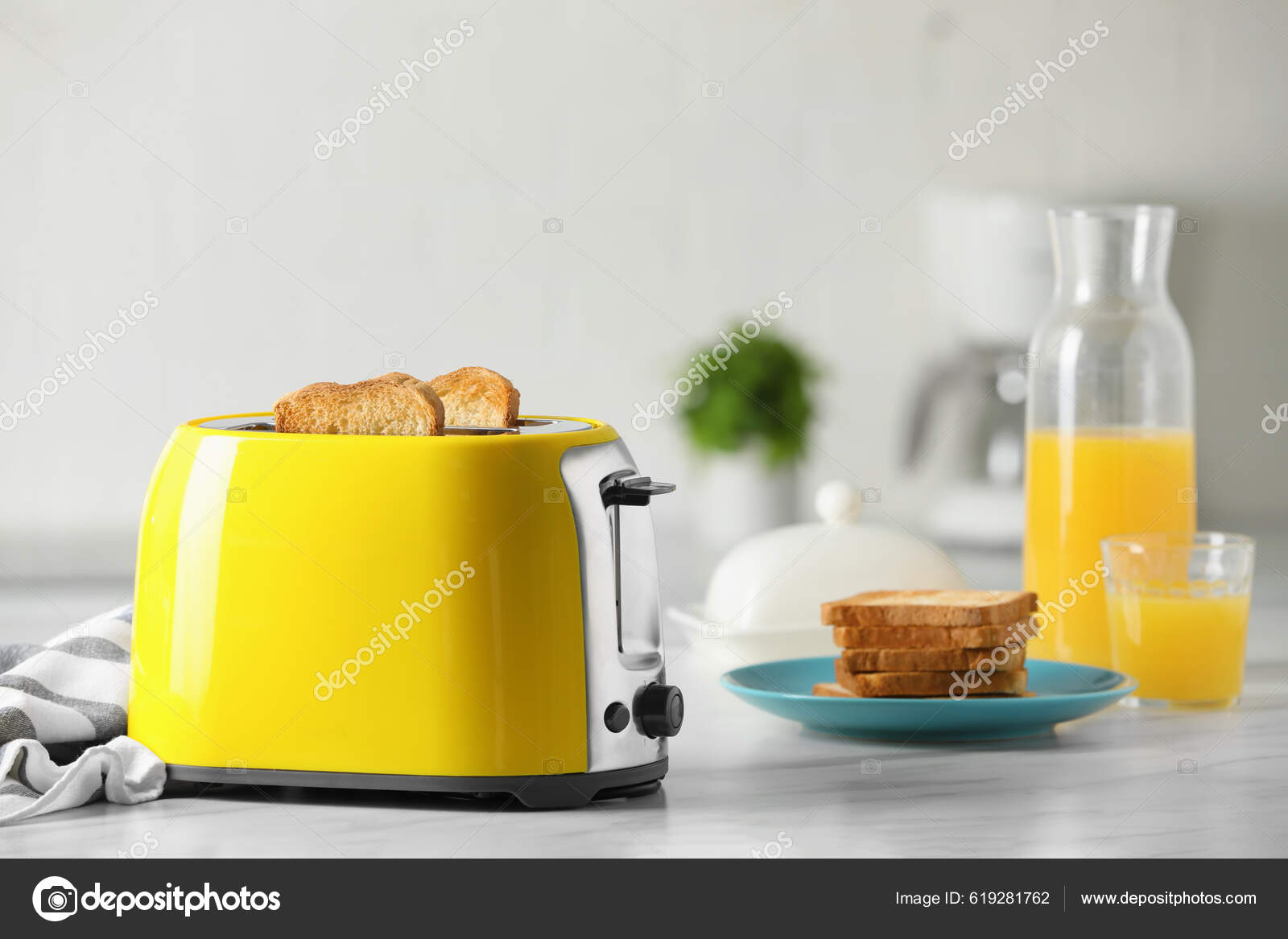 Yellow Toaster Roasted Bread Slices Orange Juice White Marble Table — Stock Photo © NewAfrica ...