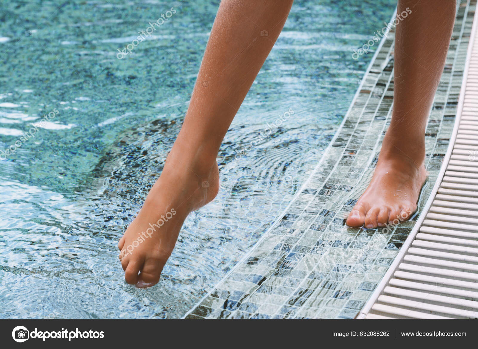 Child Testing Water Temperature Swimming Pool Foot Closeup — Stock ...