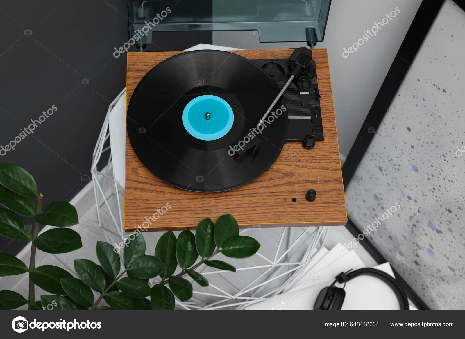 Stylish Turntable Vinyl Record Coffee Table Room View — Stock Photo ...