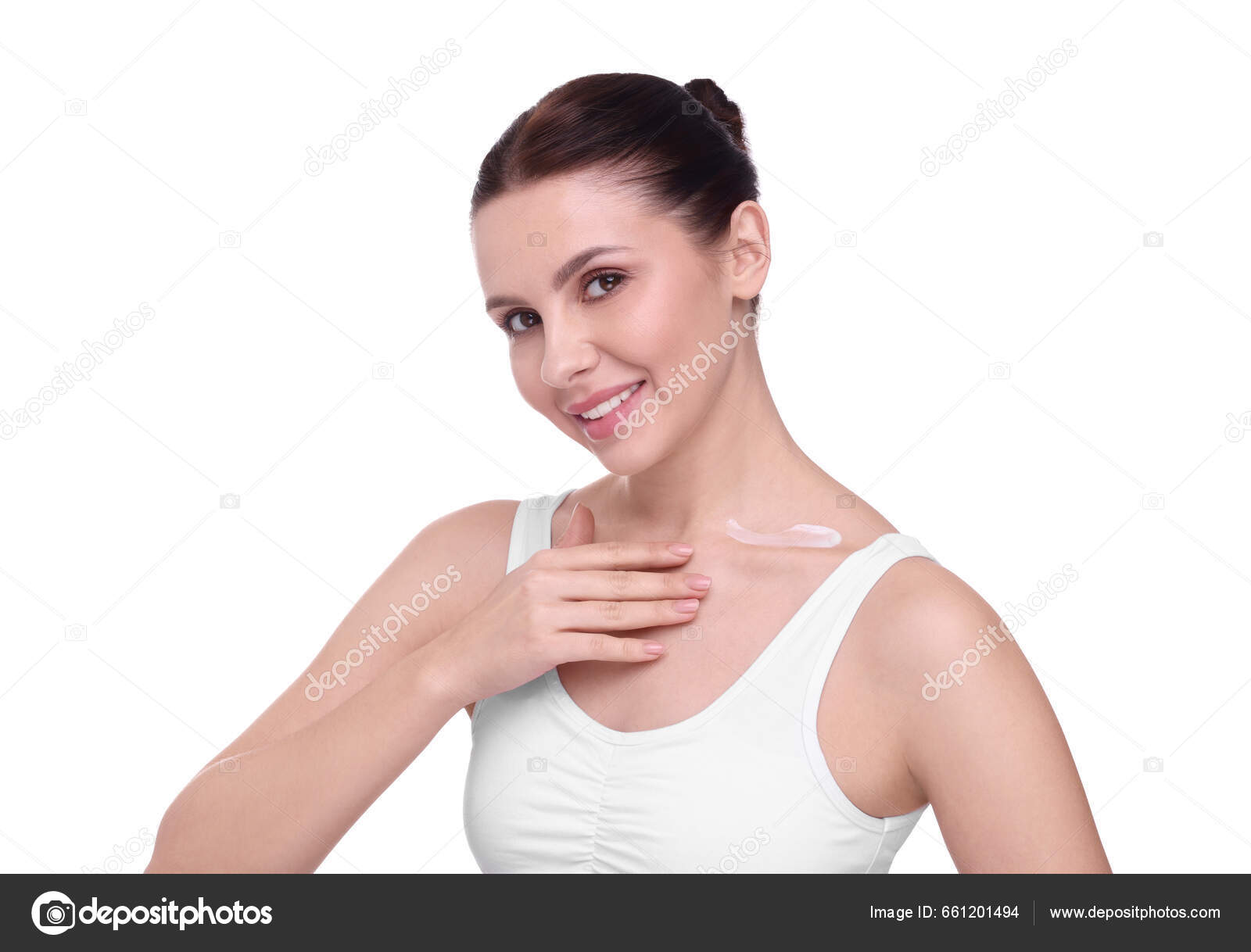 Hermosa Mujer Con Frotis Crema Corporal Sobre Fondo Blanco — Foto de stock #661201494 © NewAfrica