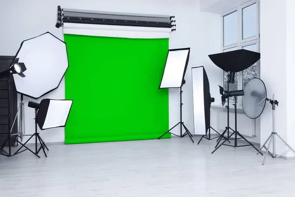 Green screen studio Stock Photos, Royalty Free Green screen studio ...