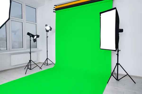 Green screen studio Stock Photos, Royalty Free Green screen studio ...