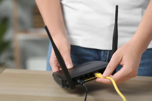Instalacion un router Stock Photos, Royalty Free Instalacion un router ...