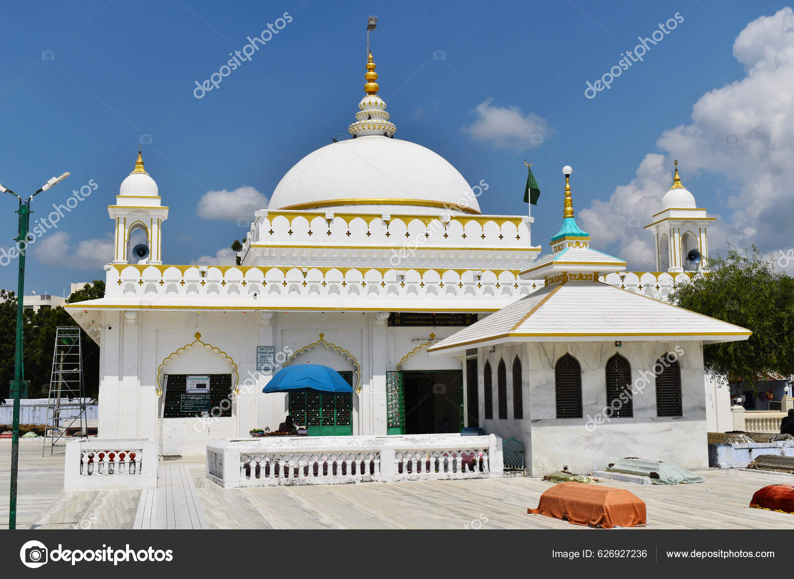 Minar Masjid Single Minaret Mosque Side View Stone Carvings Details ...