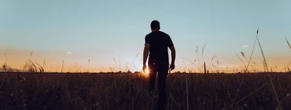 Man standing alone Stock Photos, Royalty Free Man standing alone Images | Depositphotos