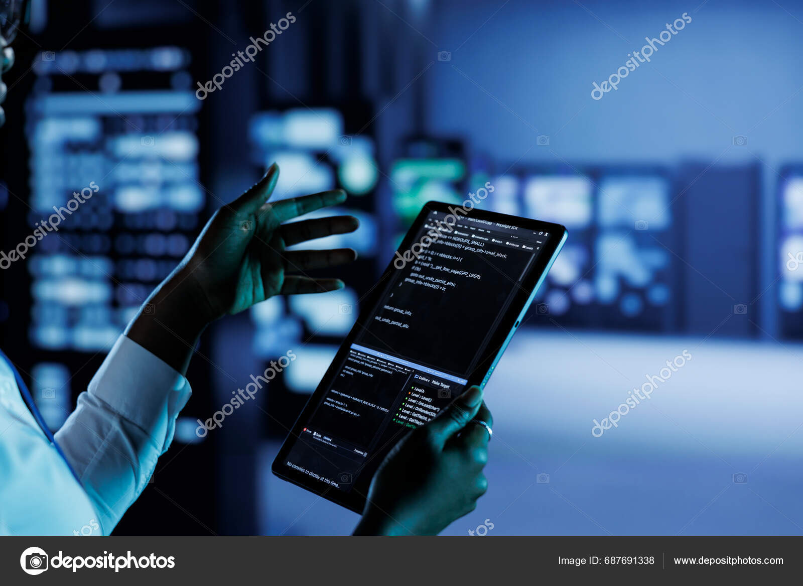 Primer Plano Los Empleados Ejecutando Código Programación Portátil ...