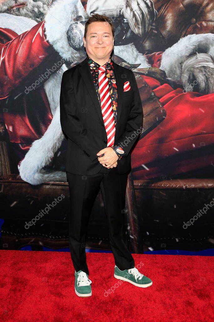 LOS ÁNGELES - 29 NOV: Josh Miller en el estreno de Violent Night en el ...