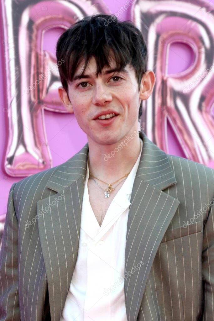 LOS ÁNGELES - 24 MAR: Griffin Gluck en el acto de graduación Estreno en ...