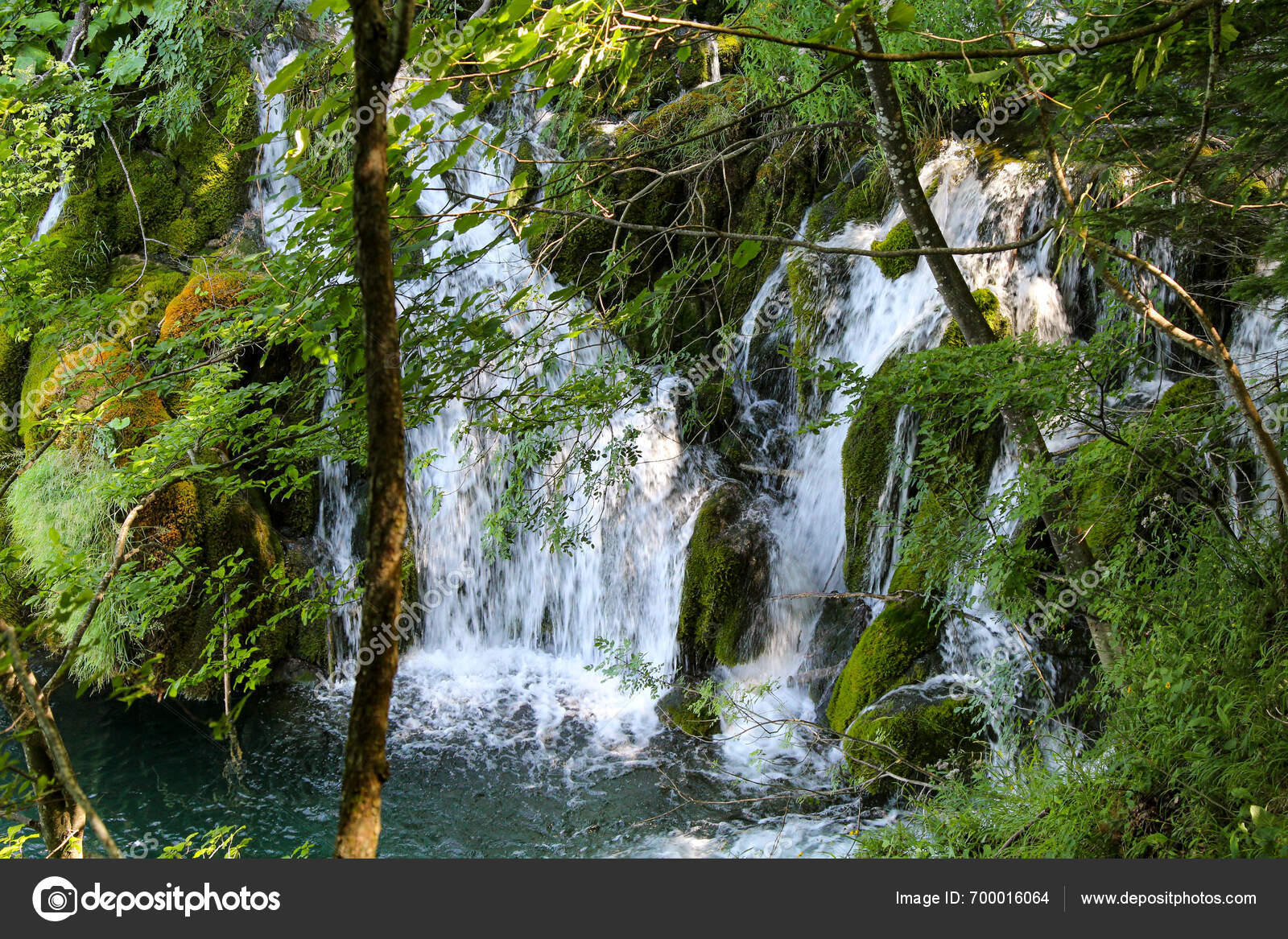 Beautiful Nature Waterfalls Park Crystal Clear Water Lake Waterfall ...
