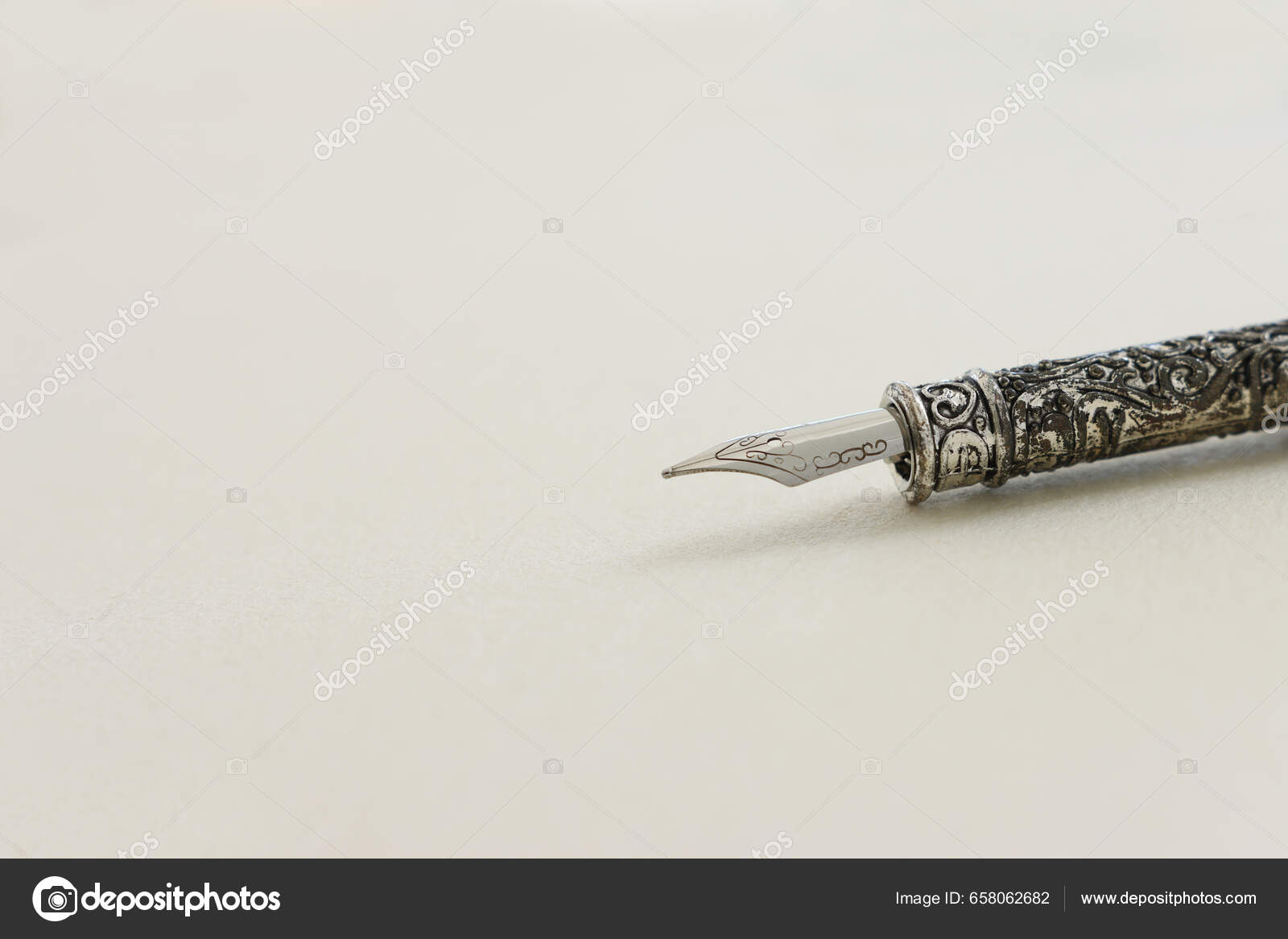 Image Old Vintage Ink Pen — Stock Photo © tomert #658062682