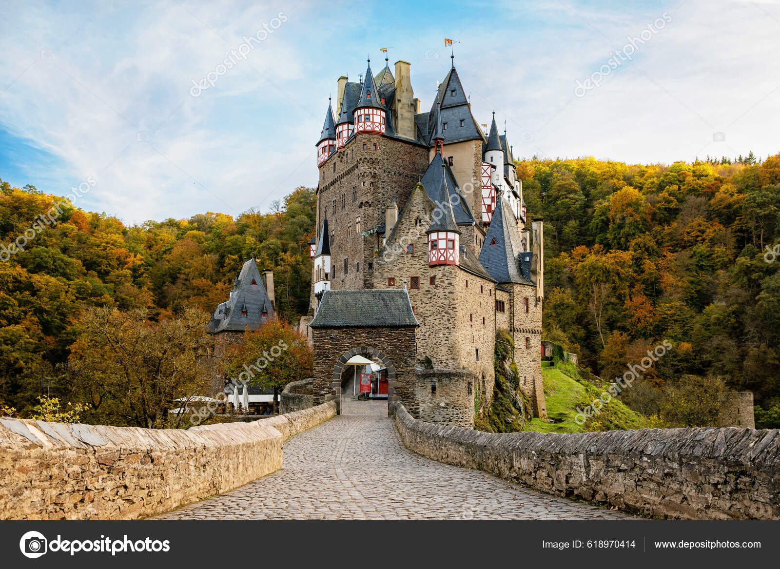 Eltz Castle Medieval Castle Located Germany Rheinland Pfalz Mosel ...