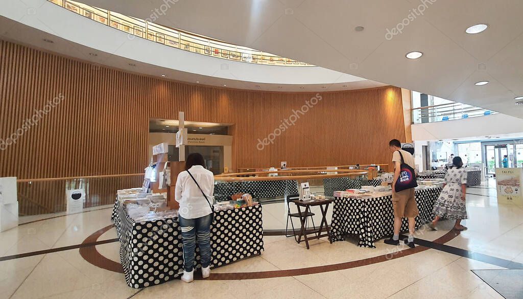 Bangkok Centro de Arte y Cultura espacios de circulación y galería ...