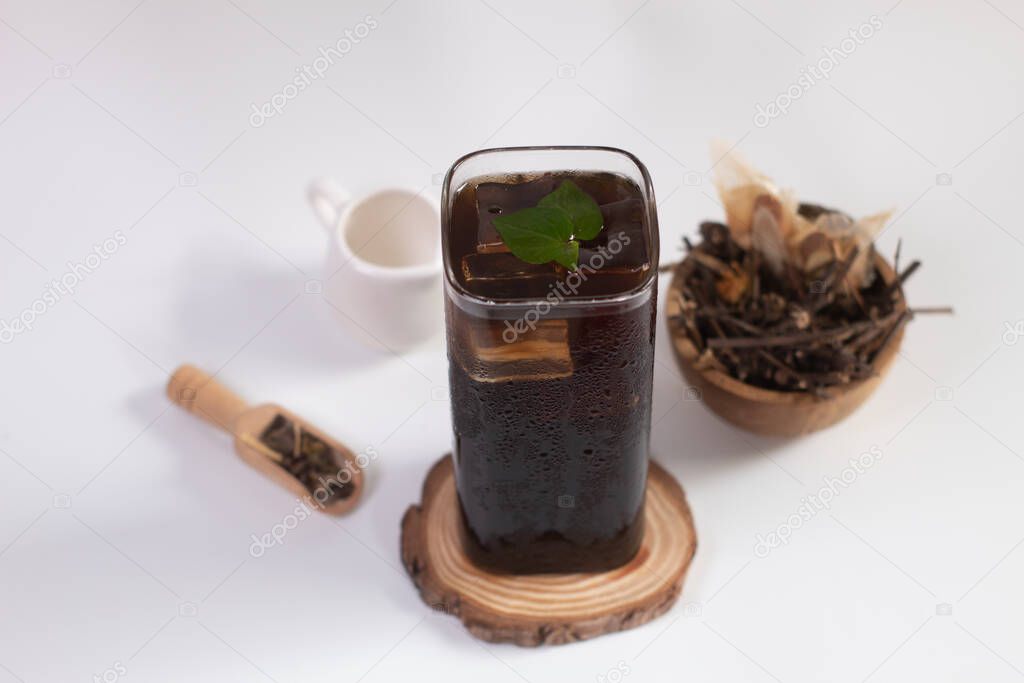 Liang Teh, un típico té helado frío dulce indonesio chino de Medan ...