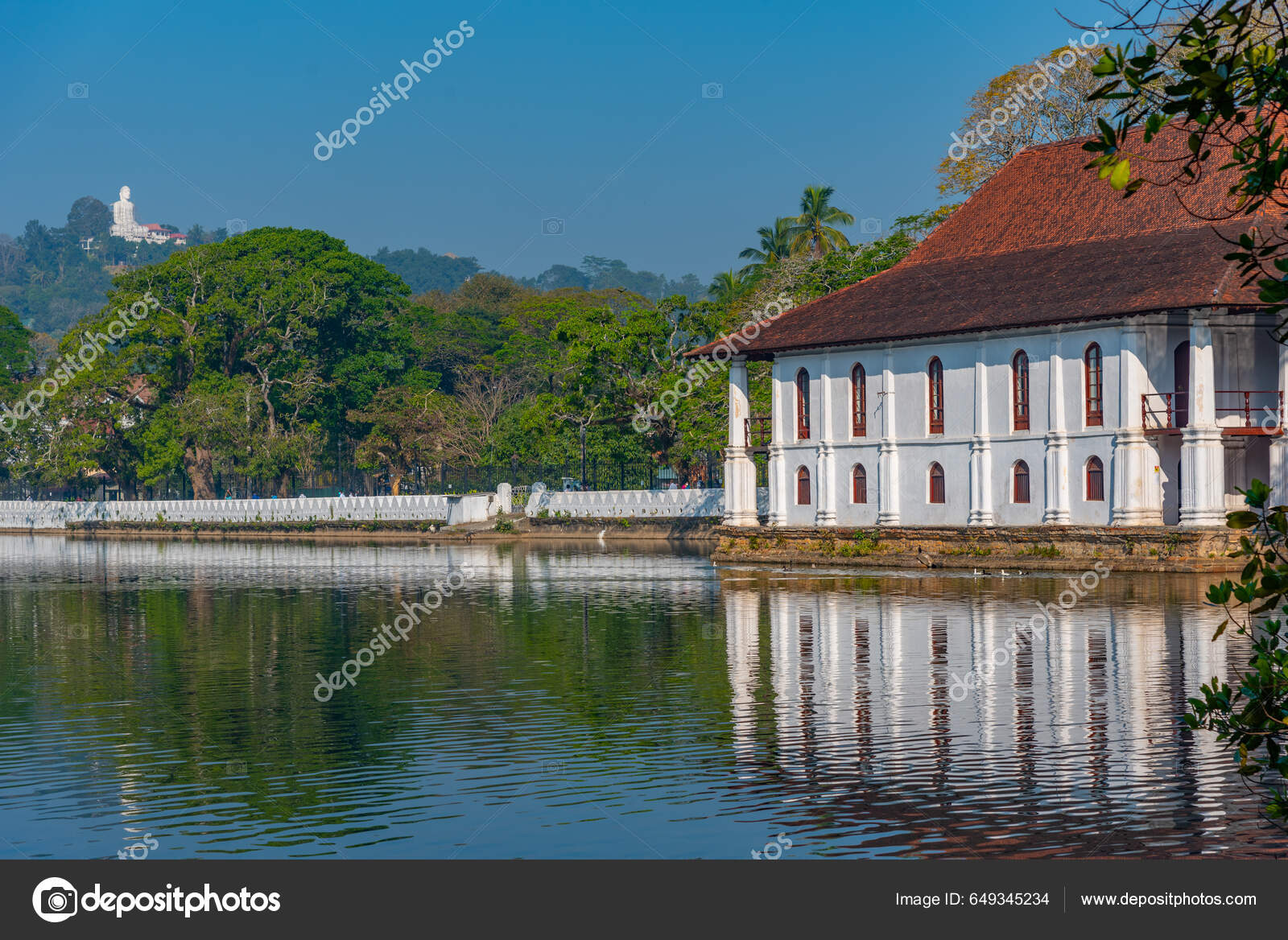 Kuil Relikui Gigi Suci Kandy Sri Lanka — Foto Stok © Dudlajzov #649345234